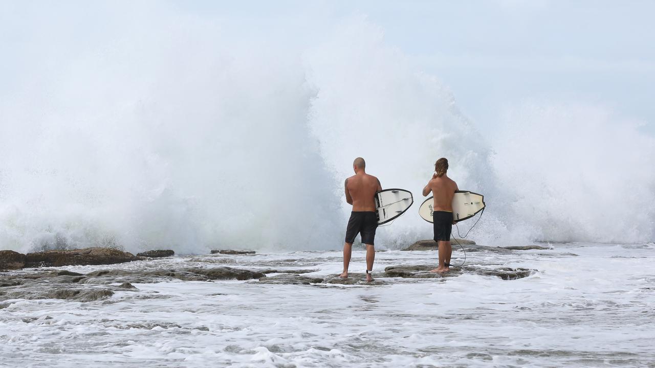 Tropical Cyclone Alfred is coming: thousands on alert