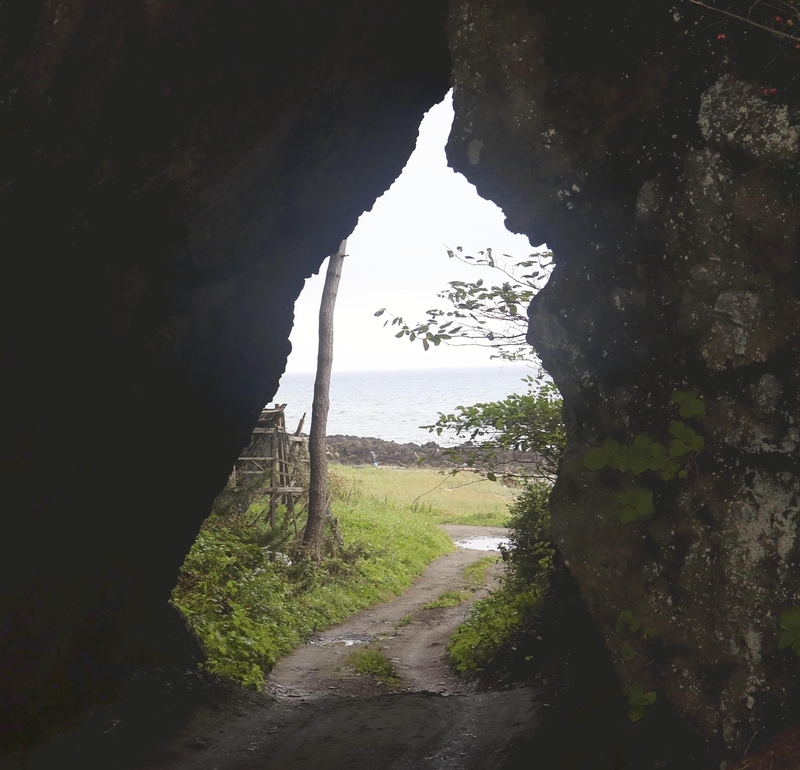 'Totoro'-like rock hole a tourist attraction in…
